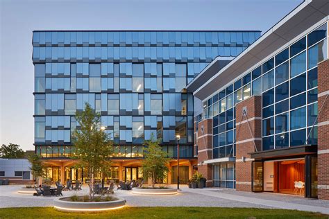 Fanshawe College Fanshawe College Goes South Side In London Cbc News