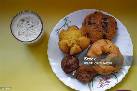 Medu Vadai Parippu Vadai Vett Cake Unniyappam And Tea With Snacks Stock