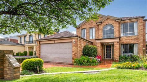 Doncaster East Home Flies 178k Over Reserve Au — Australia