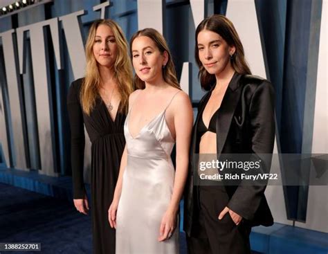 Este Danielle Alana Haim Photos Et Images De Collection Getty Images