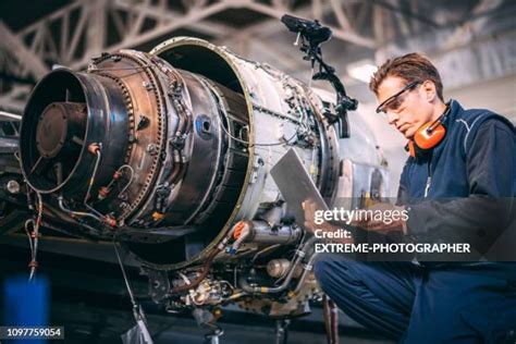 Engineer Jet Engine Photos And Premium High Res Pictures Getty Images