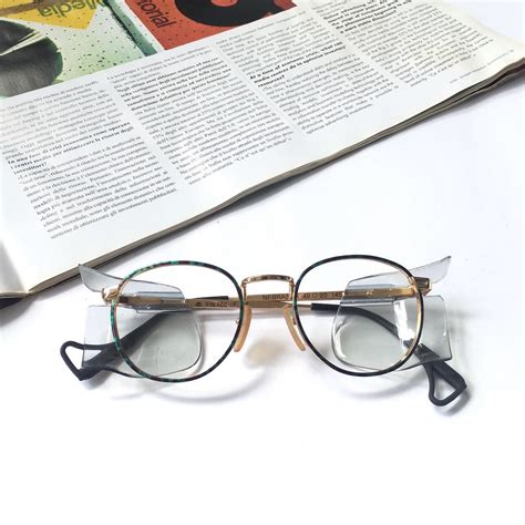 Rare Kacamata Vintage Jadul Bulat Antidust Antik Kuno Retro Antik Pajangan Di Carousell