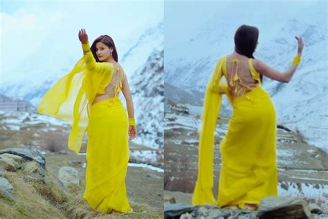 Viral Dance Video Woman In Yellow Saree Recreates Suraj Hua Maddham