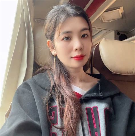 Lanci SẠch SÂu LỚp Make Up SẴn SÀng Cho BƯỚc DƯỠng Da TrẮng MƯỚt Cuối Năm Nàng Liên Tục Thay