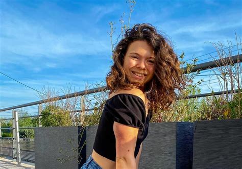 Juju Fitcats Vivement Critiquée En Topless Elle Répond à Ses Haters
