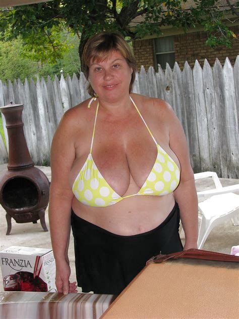 Mature Granny Face And Cleavage Pics XHamster