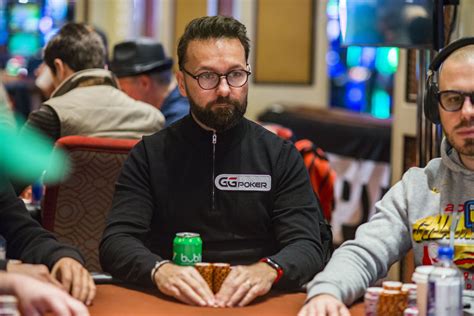 Grind E Entrevista Felipe Mojave Recebe Daniel Negreanu Em Seu Canal