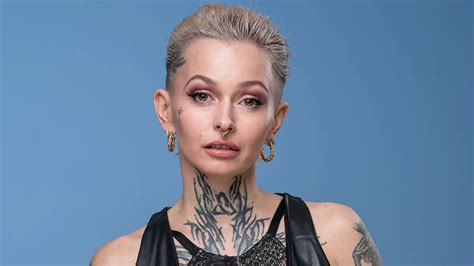 Nach Der Trennung Von Eric Edith Stehfest Meldet Sich Mit Statement Zum Liebes Aus