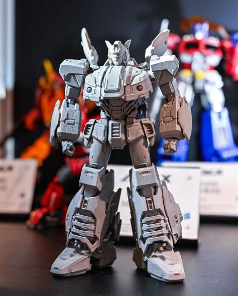 Figurines Transformers G1 Articulé Non Transformable ― Par Threezero