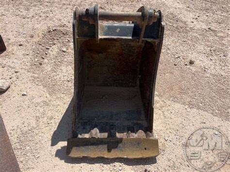 Cat 44 In Bucket Jeff Martin Auctioneers Inc