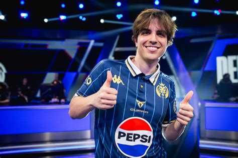 獨／elyoya還原忘記買裝備原因，希望證明mdk能有好表現︱2024英雄聯盟世界賽