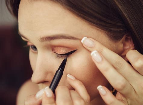 Ten Common Makeup And Beauty Blunders Mistakes To Avoid The Fashion Tips