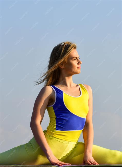 Premium Photo Control Body Fitness Trainer Healthier And Happier