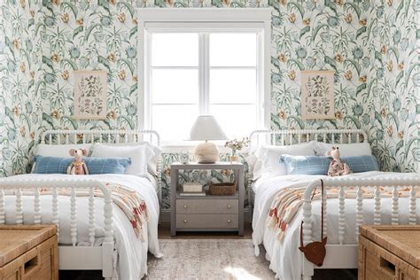 Bedroom Design For 2 Girls