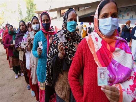 Up Election Phase 1 Voting गाजियाबाद में सपा प्रत्याशी पर फर्जी वोटिंग