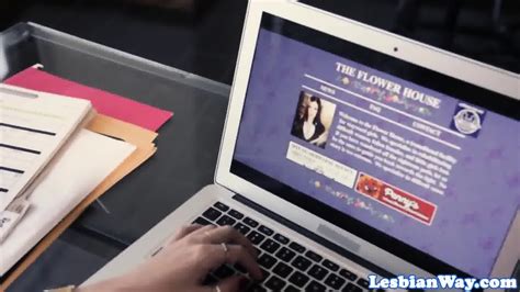 Caped Lesbian Pussylicked While Facesitting Eporner