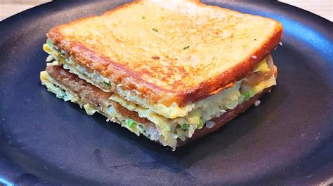 Super Crispy And Tasty Bread Omelette Banane Ka Asan Tarika Bread Anda