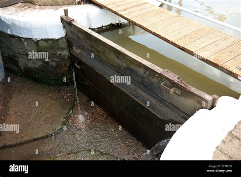 Dam Canal Fotos Und Bildmaterial In Hoher Auflösung Alamy