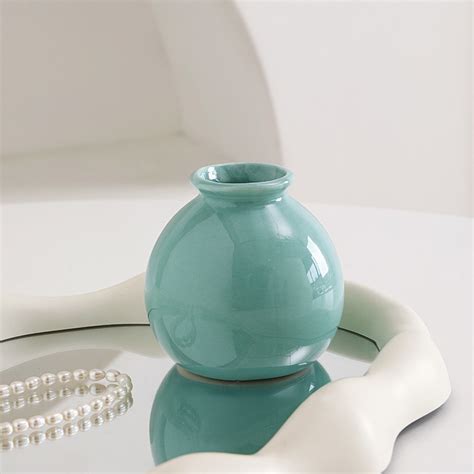 Ipewlex Cute Ceramic Vase Modern Decorative Ornaments For Living Room