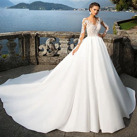 Cathedral Train Wedding Dresses Top 10 Cathedral Train Wedding Dresses