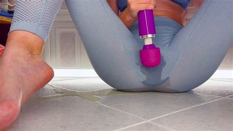 Wet Leggings Squirt In Leggings With Sex Toy Masturbatio