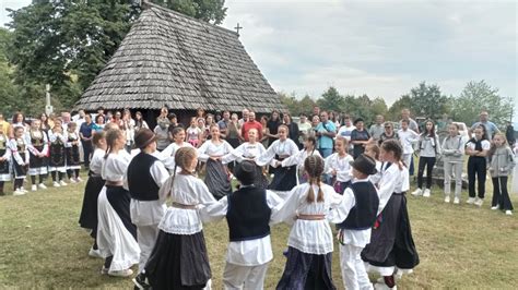 У Романовцима одржана традиционална манифестација „Идеш ли роде