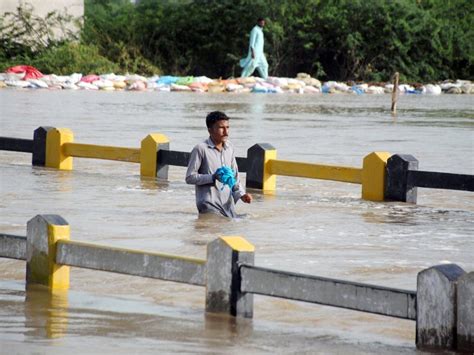 Nakon Katastrofalnih Poplava Pakistanom Haraju Malarija Denga Groznica Tportal
