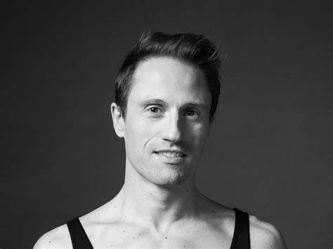 Regardez Cyril Mitilian Sur Paris Opera Play