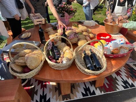 Foto Si Po Festohet Dita E Verës Në Elbasan Ngjarjet E Ditës