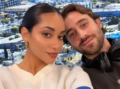 Victoria Fuller Thanks Fans For Support As She And Greg Grippo Post Pda Pic ‘love You Guys