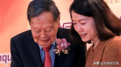 翁帆對楊振寧才是真愛！楊老已捐出200萬美金，女方依舊不離不棄 每日頭條