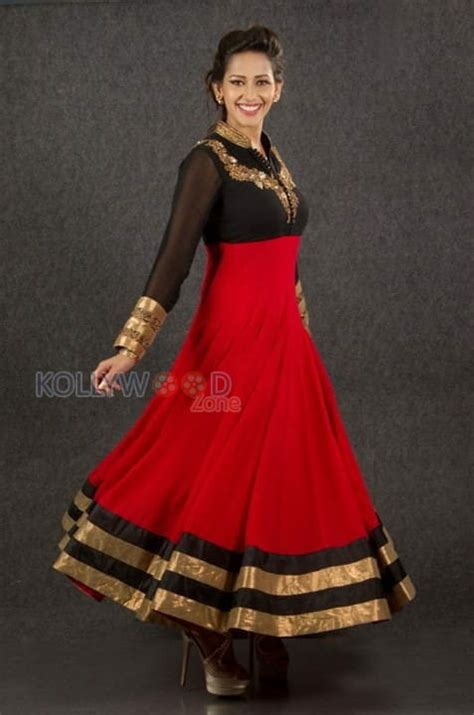 Sexy Sanjana Singh Photoshoot Pictures 08 163384 Kollywood Zone