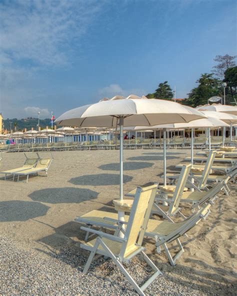 Stabilimento Balneare Ristorante Bar La Tua Spiaggia A Finale Ligure