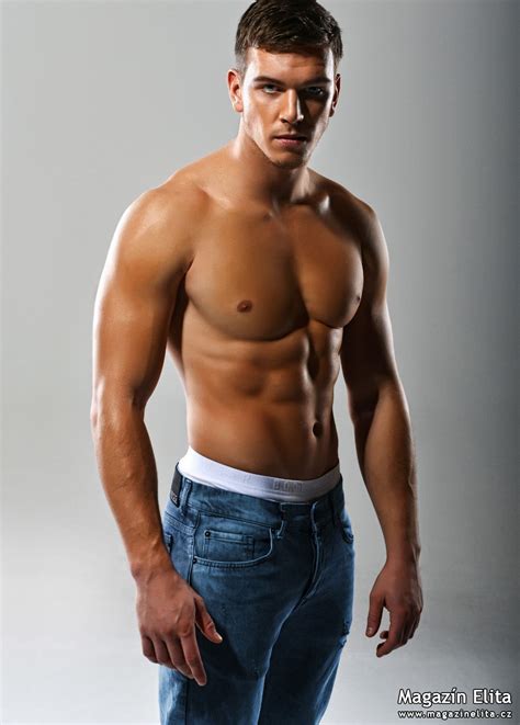 NejkrÁsnĚjŠÍ DobrovolnÉ HasiČky Česka A Slovenska Se SvlÉkly Pro KalendÁŘ