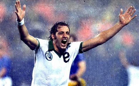 New York Cosmos And Italy Star Giorgio Chinaglia Dies Aged 65