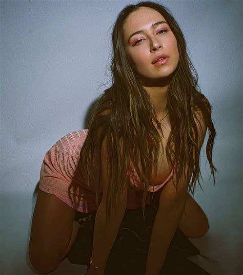 Elsie Hewitt🍒 Elsiehewittf • Instagram Photos And Videos