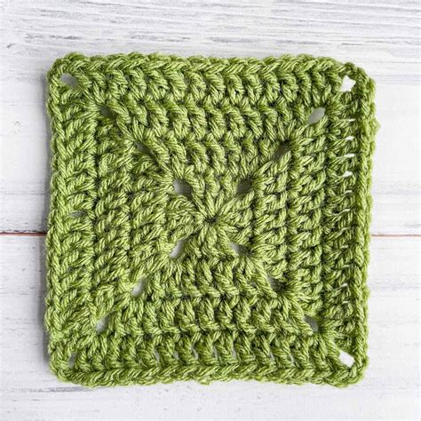 Solid Granny Square Pattern Dc Square Crochet Pattern Nanas Crafty