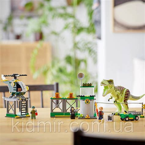 Купить Конструктор LEGO Jurassic World 76944 Побег тираннозавра, цена ...
