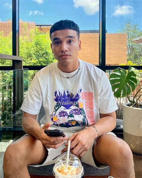 5 Potret Fadly Faisal Yang Kini Jadi Celebrity Crush Banyak Cewek Cewekbanget