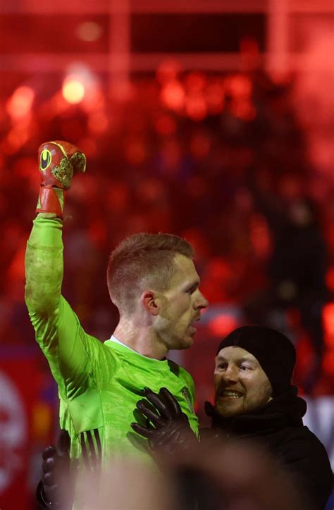 Namanya Daniel Batz Dan Dia Gagalkan Lima Penalti Lawan