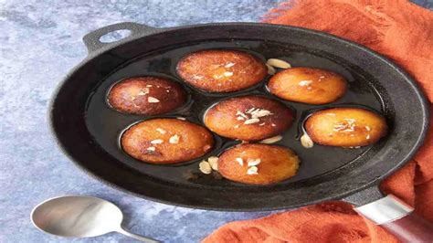 ஓவன் வேண்டாம் பணியார சட்டியில் சுவையான சாக்லேட் கேக் செய்யலாம் தெரியுமா எளிய செய்முறை இங்கே