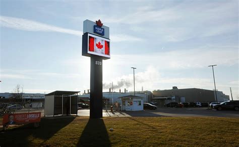 Maple Leaf Workers At Winnipeg Plant Vote In Favour Of Strike