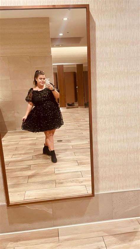 Plus Size Pose Idea Plus Size Outfit Inspo Poses All Black Party