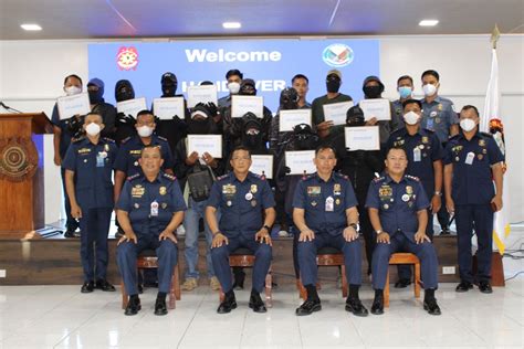 12 Pnp Tipsters Get P1930 M Cash Reward Journal News Online