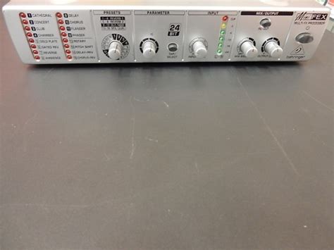 Behringer Mini Fex 800 Reverb