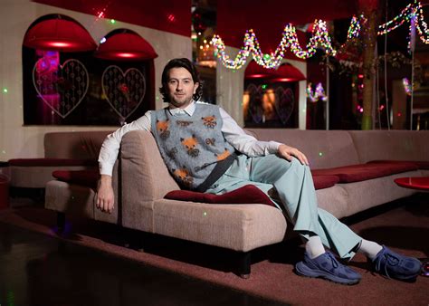 Deze Tv Maker Ontdekte De Wereld Van De Gipsfetisj ‘ik Kwam Mijn Eigen Fotos En Videos Tegen