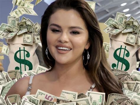 Singer Selena Gomez Becomes A Billionaire