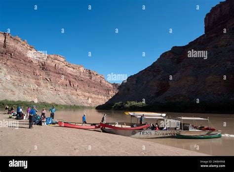 River Runners Loading Jet Boat For Shuttle To Take Out Canyonlands