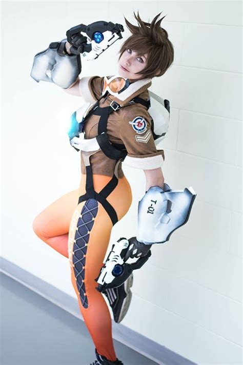 Tracer From Overwatch Cosplay By Alexandre Is Fully Cosplay Photo By