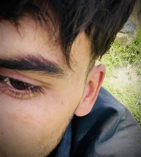 مشوره 📓بسیاری از خانواده‌ها به‌دلیل نبود اسناد رسمی یا نداشتن آگاهی از حقوق‌شان، سال‌ها از